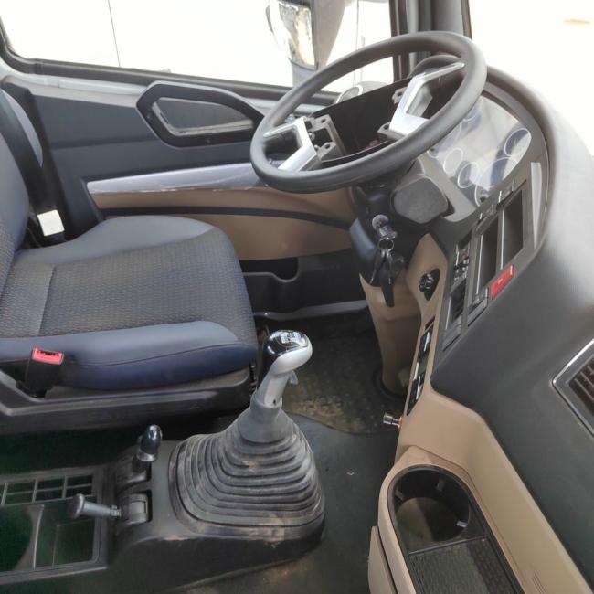 Reliable Used HOWO 371HP 6X4 Tractor Truck for Cargo Transport