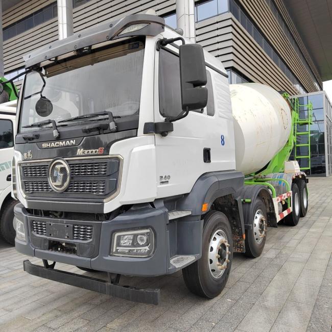 Sinotruk Chassis Agitator Lorry for Industrial Concrete Mixing