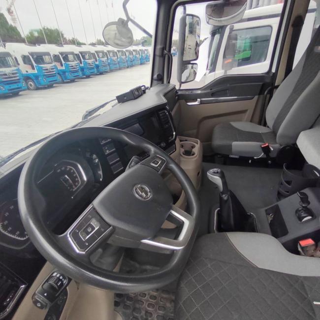 Sinotruk Chassis Agitator Lorry for Industrial Concrete Mixing