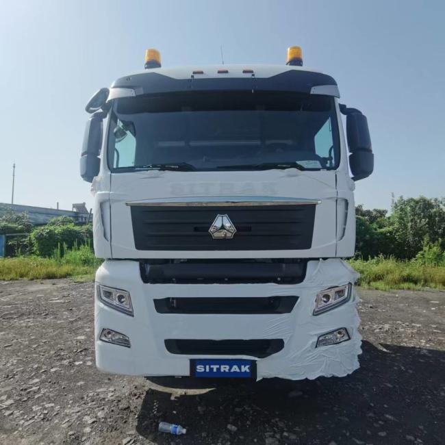 Heavy Duty Tractor Cargo Transport Truck Sitrak with Advanced Suspension System