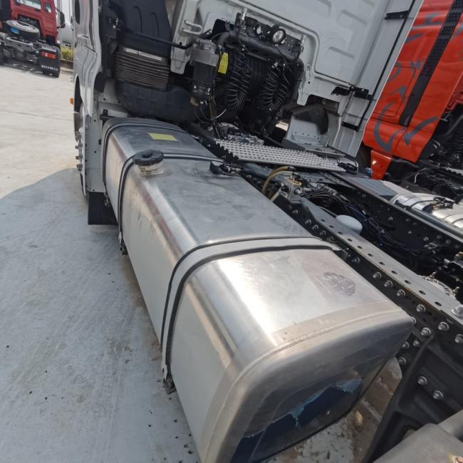 Heavy Duty Tractor Cargo Transport Truck Sitrak with Advanced Suspension System