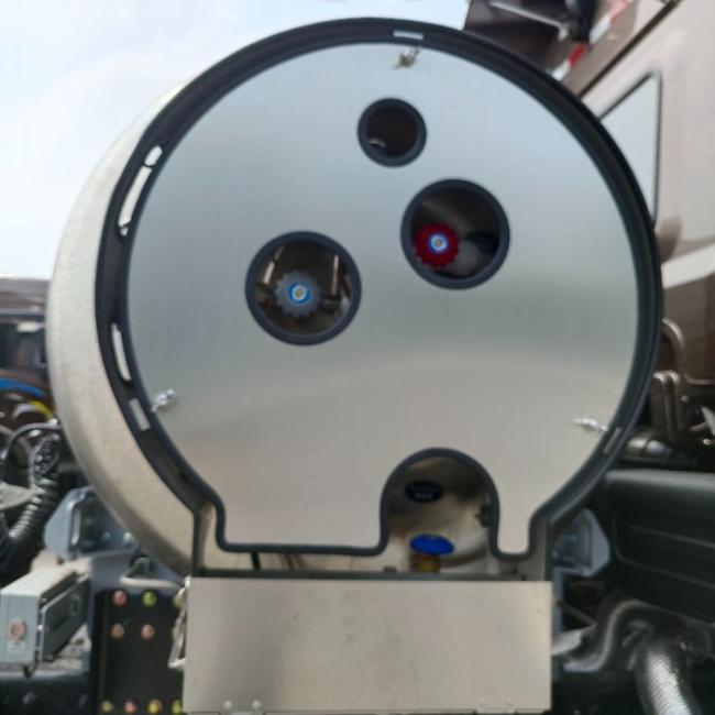 Heavy Duty China Liberation Jh6 Transport Truck 6X4/8X4 10/12 Wheeled Second-Hand Towing Head Truck for Sale