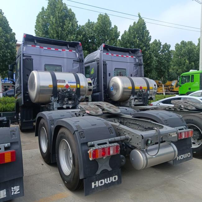 Automatic Transmission Heavy Truck: HOWO LNG Tractor Trailer Head