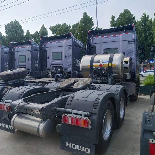 Automatic Transmission Heavy Truck: HOWO LNG Tractor Trailer Head