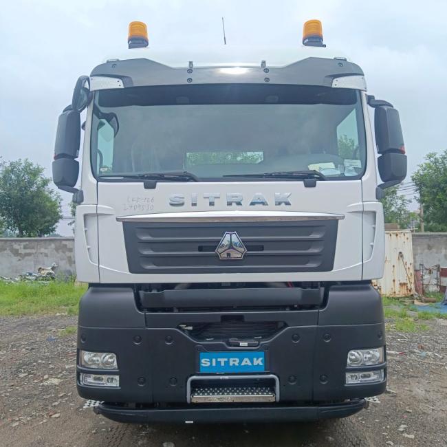 China Shandeka Traction Truck Diesel Engine 6 * 4/4 * 2/6 * 2 390HP New Traction Transport Vehicle