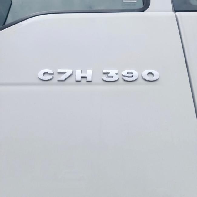 China Shandeka Traction Truck Diesel Engine 6 * 4/4 * 2/6 * 2 390HP New Traction Transport Vehicle