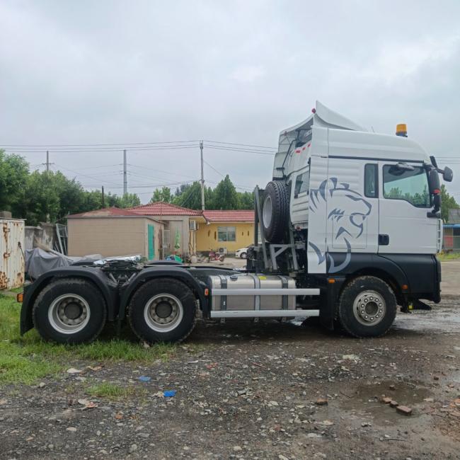 2024 China Low Price Shandeka Traction Diesel Engine 6 * 4/390HP New Traction Transport Truck