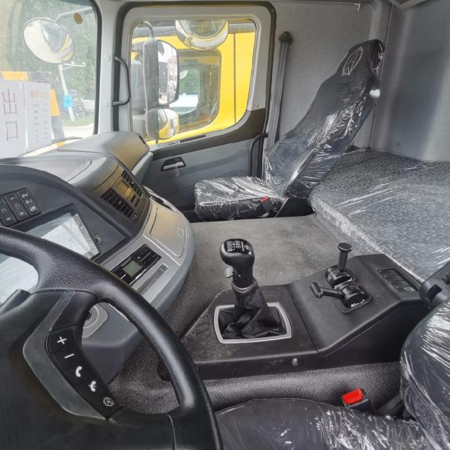 420HP Diesel Beiben Tractor Truck with Hydraulic Steering System