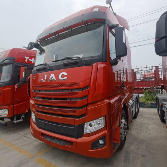 Commercial JAC 6X4 Truck Designed for Towing Dumper Trailers Effectively