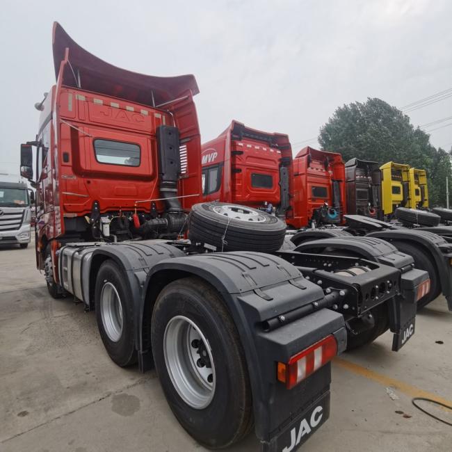 Commercial JAC 6X4 Truck Designed for Towing Dumper Trailers Effectively