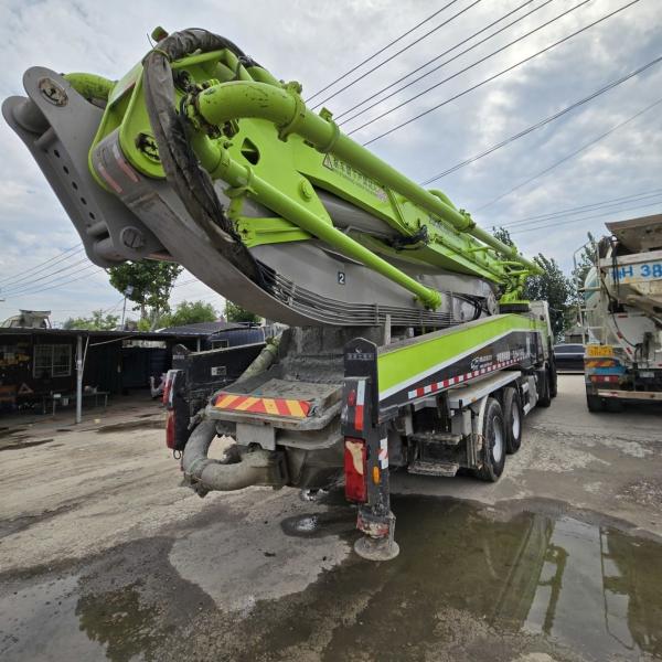 Quality Sinotruk Chassis Dump Trucks Refurbished Pump Components and Tyres for sale