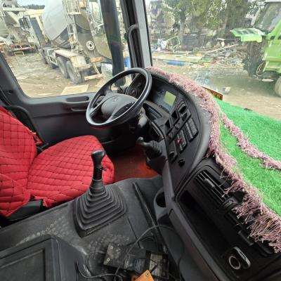 China 21-30t Customizable Sinotruk Chassis with Power Steering and Tyres for sale