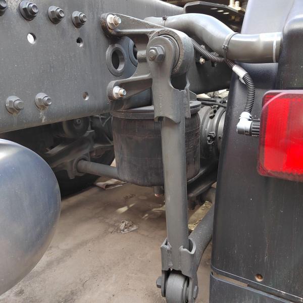 Quality Sinotruk Tractor Trailer with 400L Fuel Tank and Driver Seat Air Suspension Seat for sale