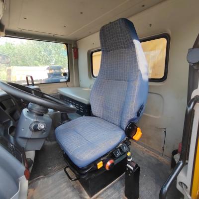 China Handgestuurde zware dumper op Sinotruk-chassis met bediend stuur Te koop