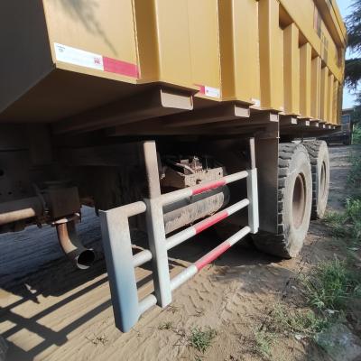 China Sinotruck Rhd Rechtsfahrer LHD 6X4 100t Lade- und Abstoßwagen Tipper-Truck für ≤5 Sitzplätze zu verkaufen