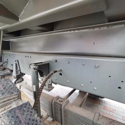 China Sinotruk Chassis 6X4 Dump Truck met banden en hydraulisch stuur 351-450 pk Te koop