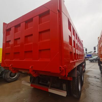China Sinotruck Schwerlastwagen 6X4 Bergbau-Transporter mit 30 t Ladekapazität zu verkaufen