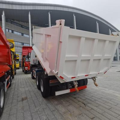 China Customized Sinotruk Chassis Dump Truck with Tubeless Tire Design and Power Assistance for sale