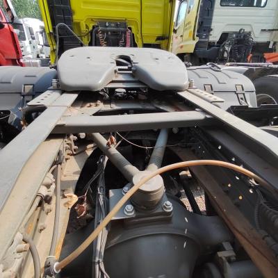 Cina Sinotruck 480 CV semirimorchio con sedile a sospensione pneumatica e 8.800 kg di peso lordo del pacco in vendita