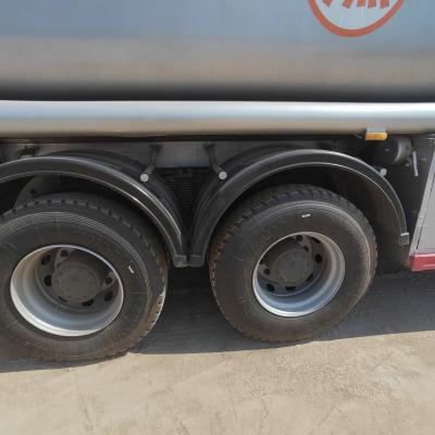 Cina Sinotruk HOWO 6X4 336HP 15cbm Camione cisterna a vuoto Camione fognaria Modello Zz1257n4641W con 1 in vendita