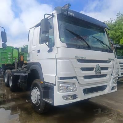 Cina Sitrak 6X4 HOWO Camion-trattore per il trasporto e la consegna di merci in acciaio al carbonio in vendita