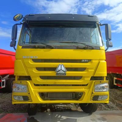 Cina Capacità di carico 21-30 t Sinotruk Dump Truck con pneumatici da 371 CV e sistema di sterzo idraulico in vendita