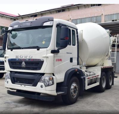 China Euro 3 Hydraulic Power Steering Concrete Mixer Truck with Customized Color by Sinotruk for sale