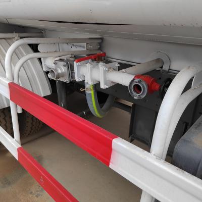 Cina Sinotruk Chassis 20tons usato HOWO 6X4 camion di consegna dell'acqua camion cisterna dell'acqua camion con pneumatici in vendita