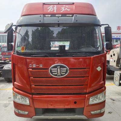 중국 510HP FAW Jiefang J6p 가스 6X4 및 6X2 견인 운송 트럭 7.40m * 2.55m * 3.76m 판매용