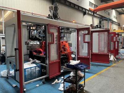 China Double Station Fully Automatic Blow Moulding Machine Plastic Bottle Fabrication for sale