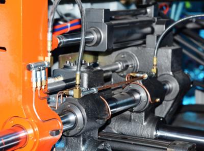 China Multi Layer Bottle Blow Molding Machine , Blow Molding Equipment Energy Saving for sale