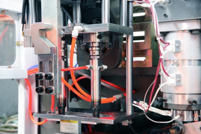 China Multi Cavity Extrusion Automatic Blow Moulding Machine MP90FS IML For Pesticide Bottle for sale