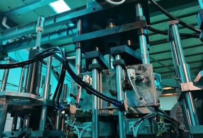 China Capacity 10L Plastic Bottle Blow Molding Machine With MOOG Parison Control System And Single / Double Mold Cavity for sale