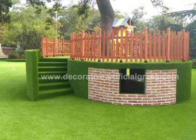 Cina Prato inglese falso decorativo verde realistico dell'erba per il parco ed abbellire in vendita