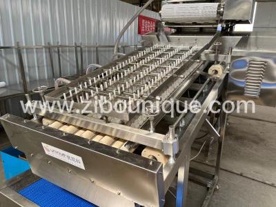 China Máquina de descascar camarão de 300 kg/h Máquina de limpeza de solução de descascar camarão à venda