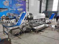 China Continuous and big capacity Good Effect Potato Peeling Machine for Consistent Results for sale