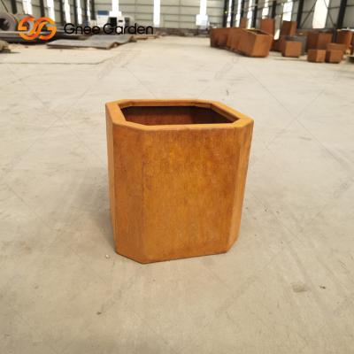 Cina Il laser ha tagliato densamente i vasi da fiori all'aperto decorativi poligonali del metallo 2cm in vendita