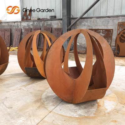 Cina Il laser su ordinazione di forma ha tagliato geometrico corten i vasi da fiori d'acciaio 90*25*25cm in vendita