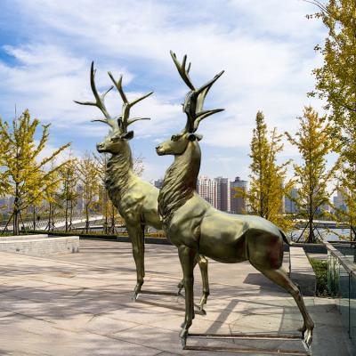 Cina Il giardino di Gnee la statua d'ottone degli alci della scultura all'aperto del metallo del ghisa in vendita