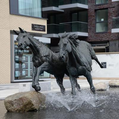 Cina Norma all'aperto decorativa bronzea gigante di TUV della scultura del cavallo del metallo in vendita