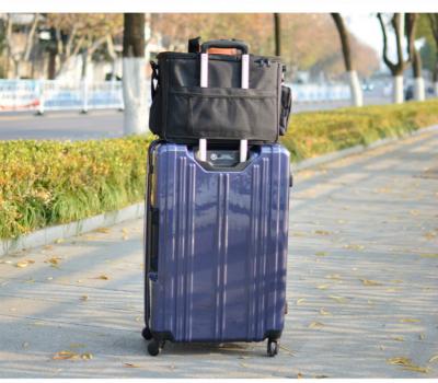 Cina borsa impermeabile di viaggio dell'ingranaggio del cane del corredo di viaggio del cibo per cani 15L 30cm in vendita