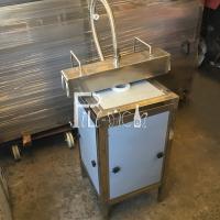 China Semi-Automatic 5 Gallon Shrink Labeling Machine with Steam Technology for Barrel Neck Sleeve Application for sale