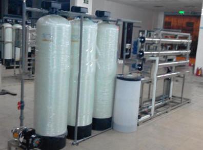 China Drinkable 3000lph Reverse Osmosis Water Treatment Machine FRP Filter Tank for sale