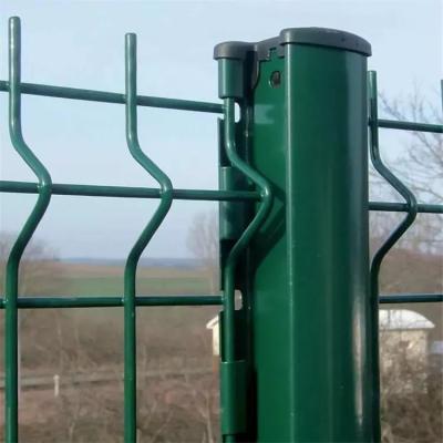 Cina Il PVC Curvy di Mesh Fence Galvanized Welded Triangle del cavo 3d ha ricoperto in vendita