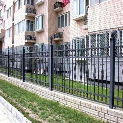 Cina La palizzata nera facilmente montata del metallo di altezza di 1.8m che recinta il PVC ha ricoperto per il cortile in vendita