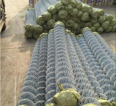 China 100ft de Verbindingsomheining Abrasion Resistance van de Broodjes Zware Maat Gegalvaniseerde Ketting Te koop