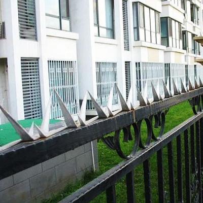 Cina Il rasoio della parete del filo di ferro chioda per il recinto 3*0.2*0.15m del giardino in vendita