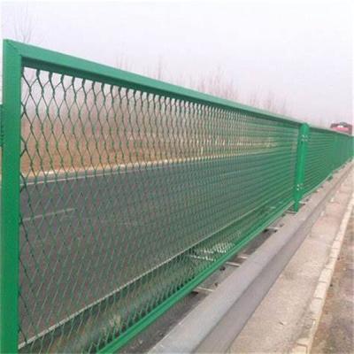 Cina Anping Tailong Mesh Fencing Heat Treated Bridge saldato 3mm che recinta rete in vendita