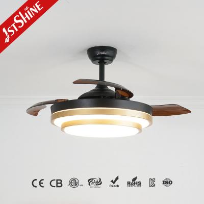 Cina Ventilatore di soffitto retrattile decorativo in oro con motore a corrente continua e servizio di soluzioni di illuminazione in vendita
