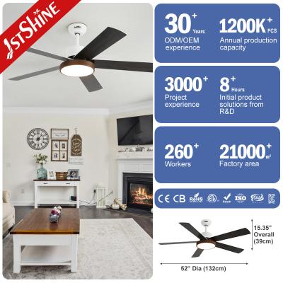 Chine Lumière de ventilateur de plafond moderne avec moteur à courant continu à vendre